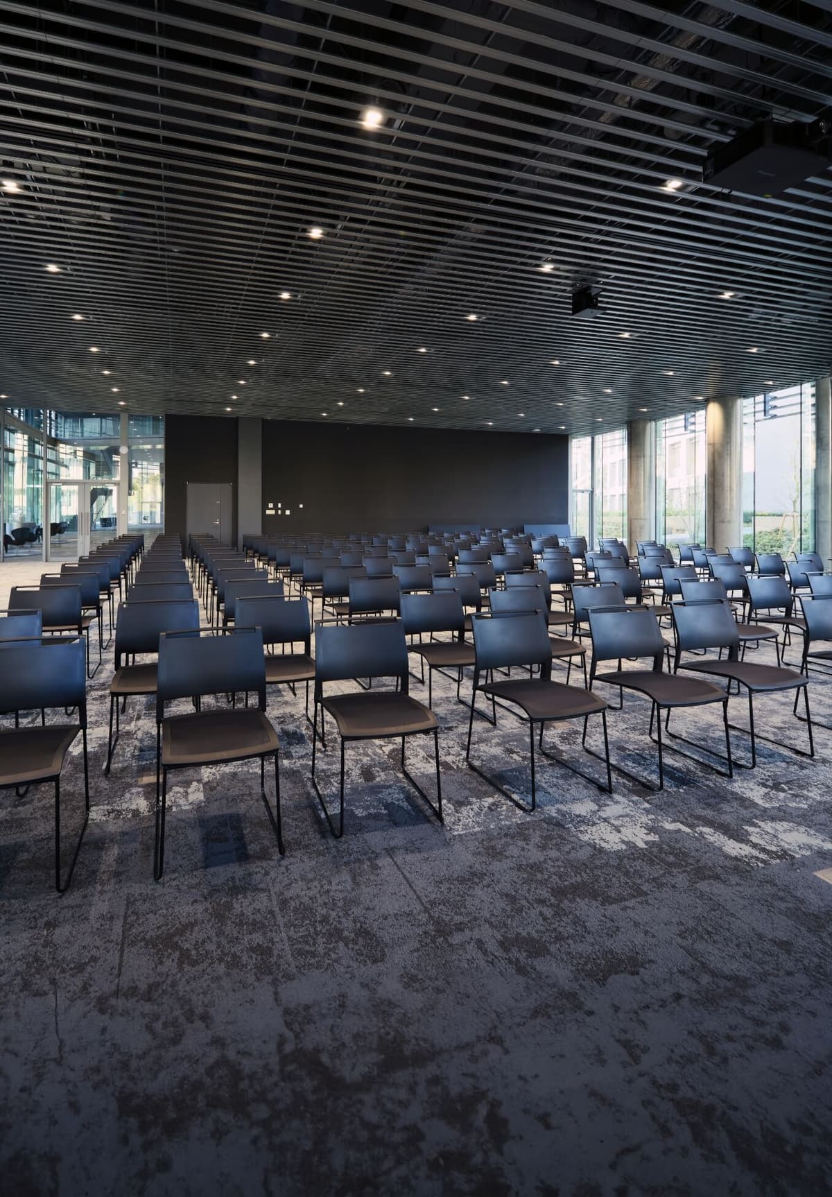 細胞外フラックスアナライザー（Seahorse XF PRO Analyzer） | CiDER 大阪大学感染症総合教育研究拠点